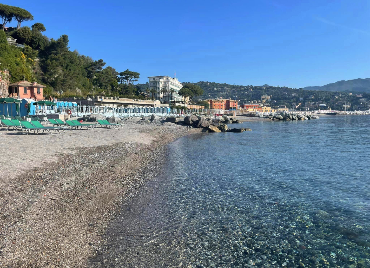 Exploring Italy’s Stunning Beaches by Train: A Guide for Expats